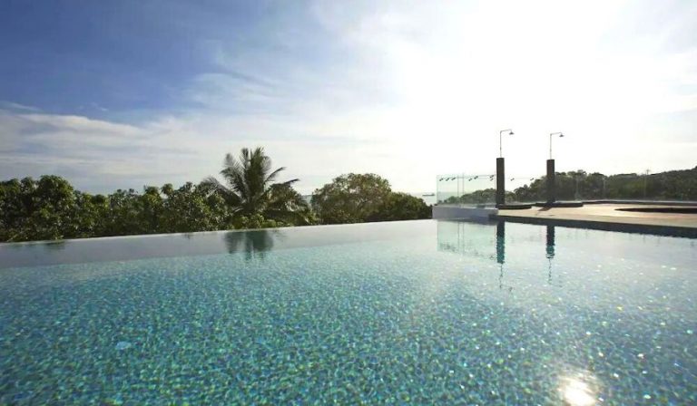 Infinity Pool Singapore - 11 Incredible Pools to Visit | AATW