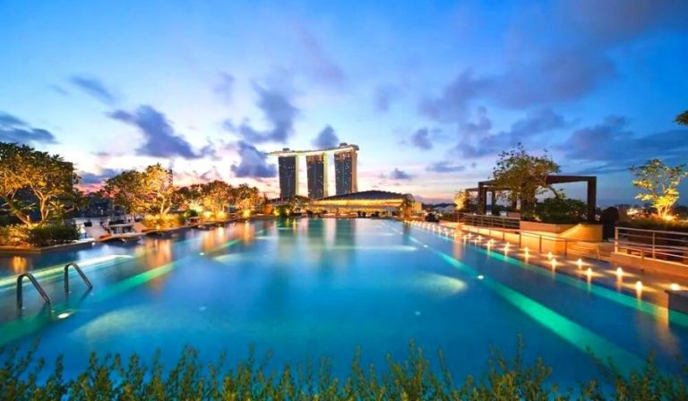 Infinity Pool Singapore - 11 Incredible Pools to Visit | AATW